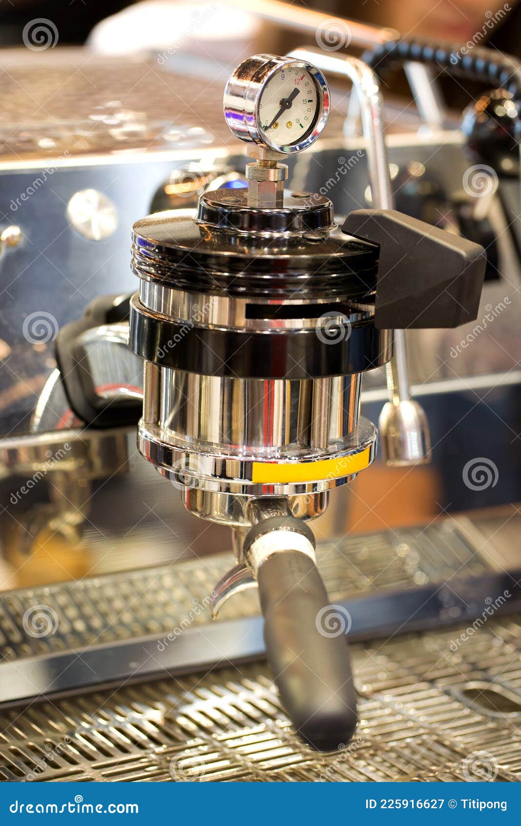 Coffee Machine Ready To Use Stock Image - Image of machine, bari: 225916627