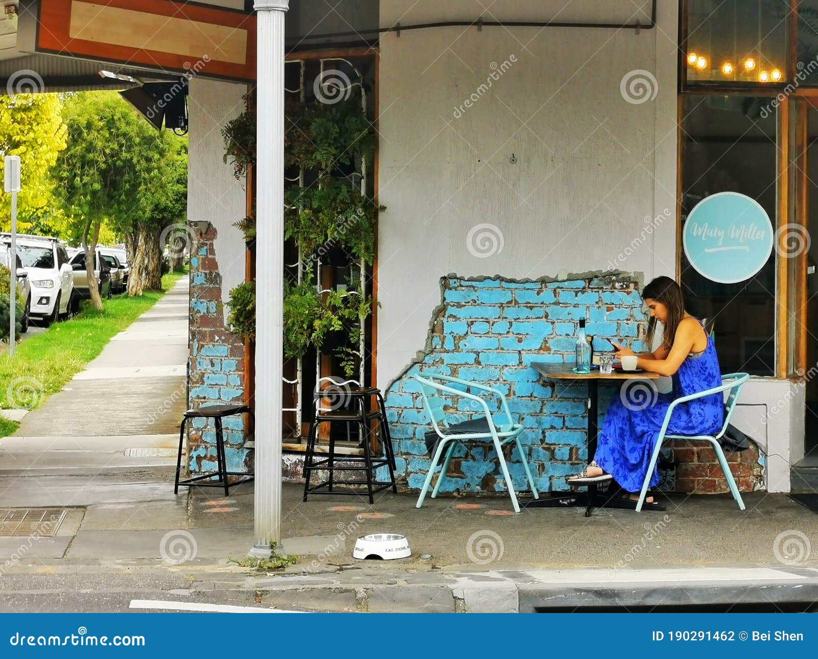 Coffee shop outdoor deck editorial photography. Image of room - 190291462