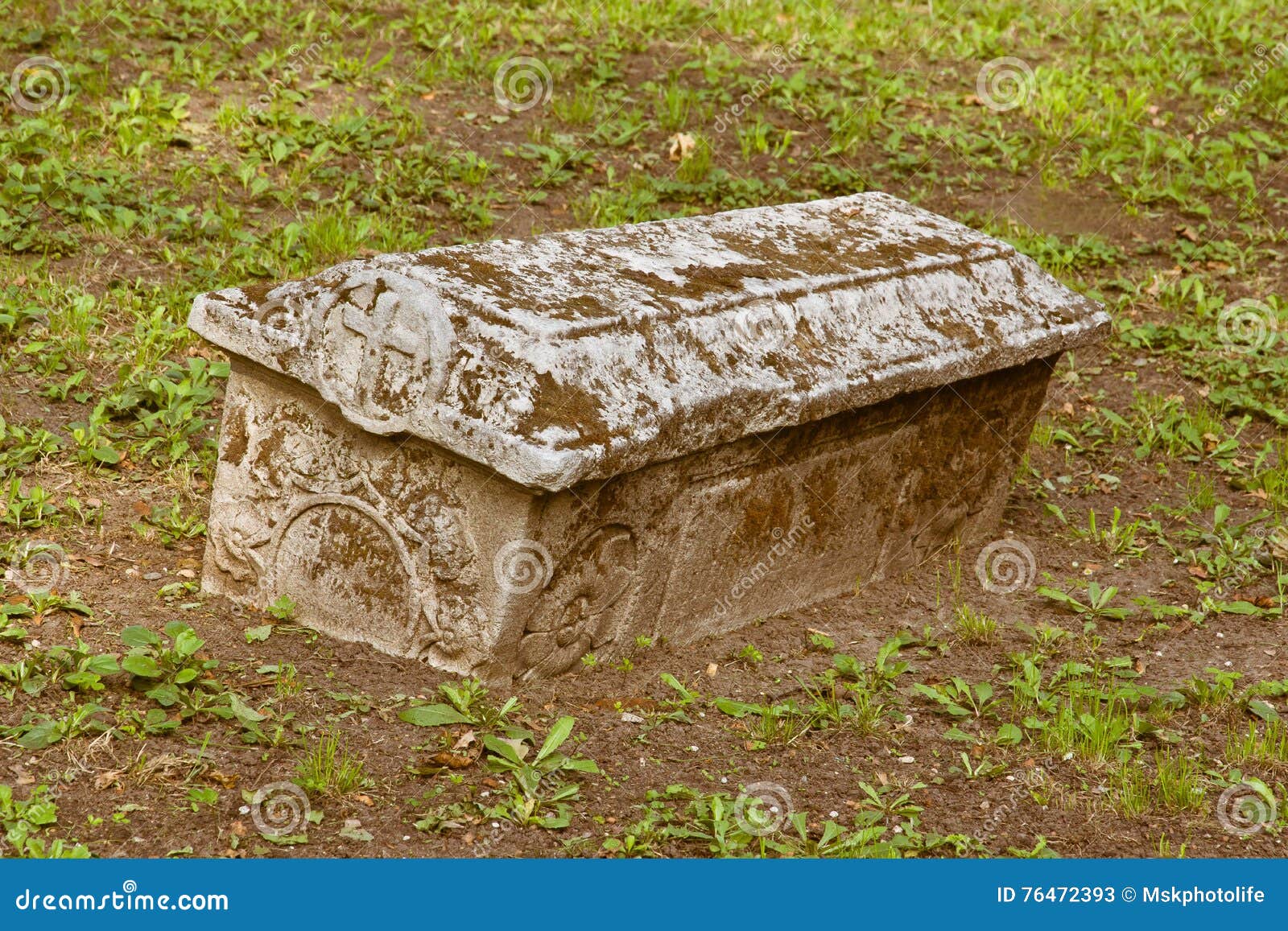 Coffin of white stone stock image. Image of burial, pattern - 76472393