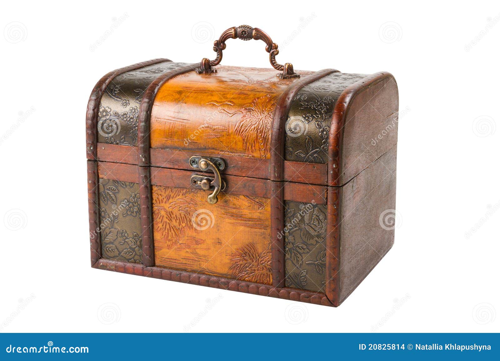 Coffre photo stock. Image du isolement, coffre, trésor - 20825814