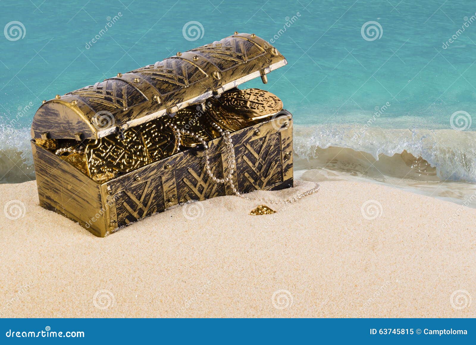 Cofre del tesoro imagen de archivo. Imagen de correspondencia - 63745815