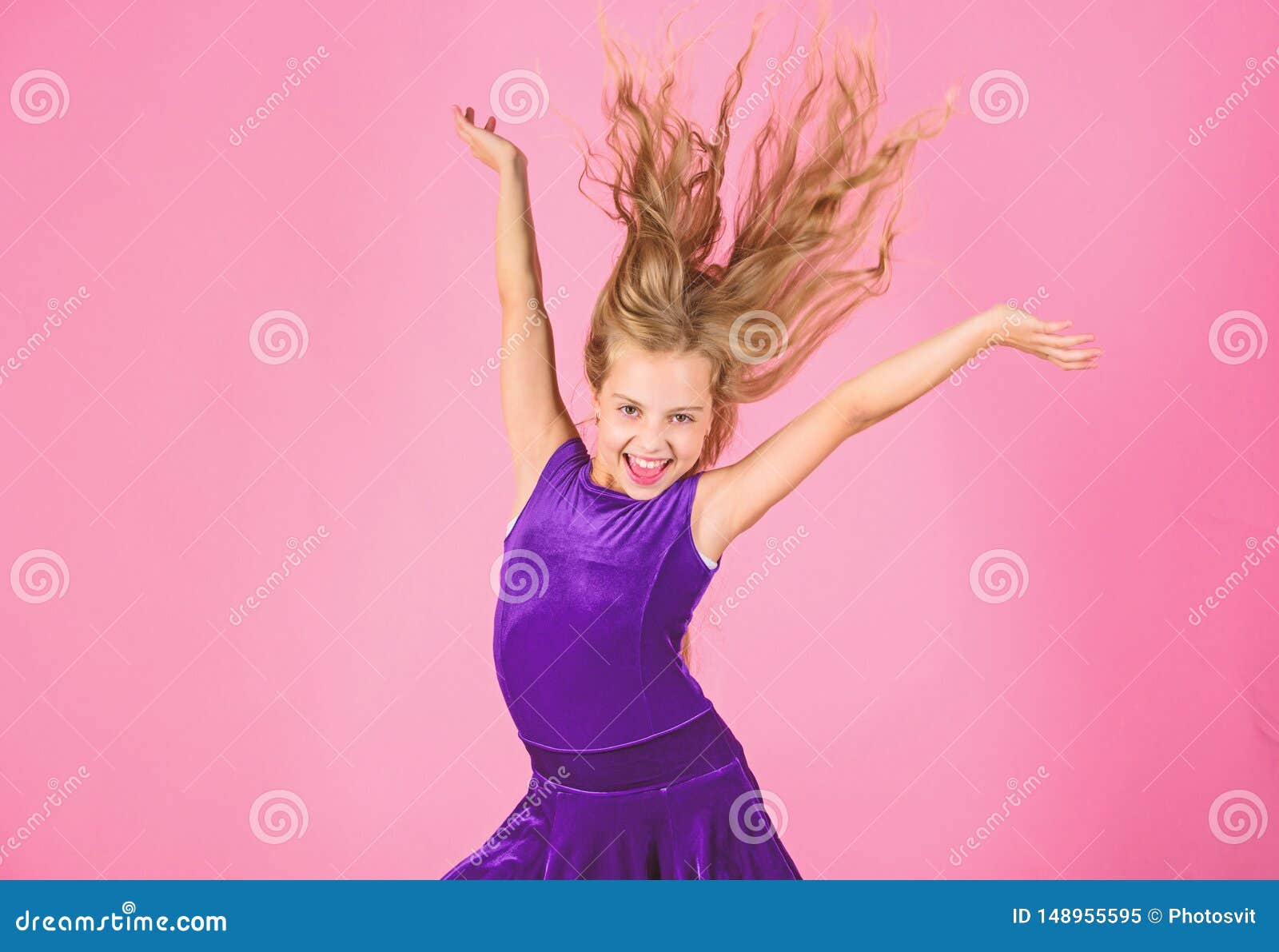 Coiffures Latines De Danse De Salle De Bal Fille Denfant Avec La