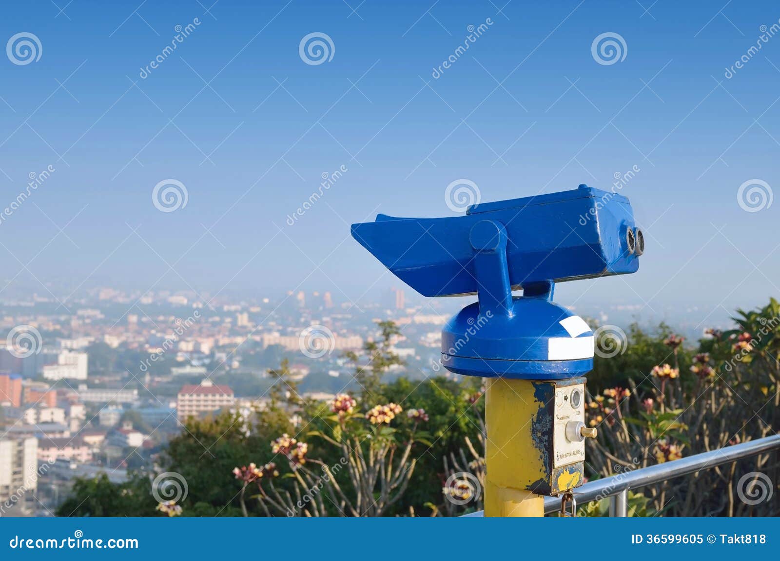 Coin operated viewfinder stock image. Image of viewfinder - 36599605