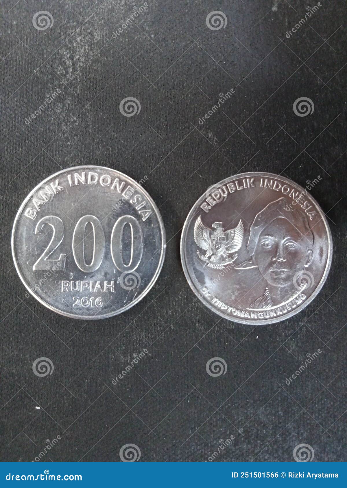 Coin Silver 200 Rupiah Indonesia 2016 Stock Photo - Image of banknote ...