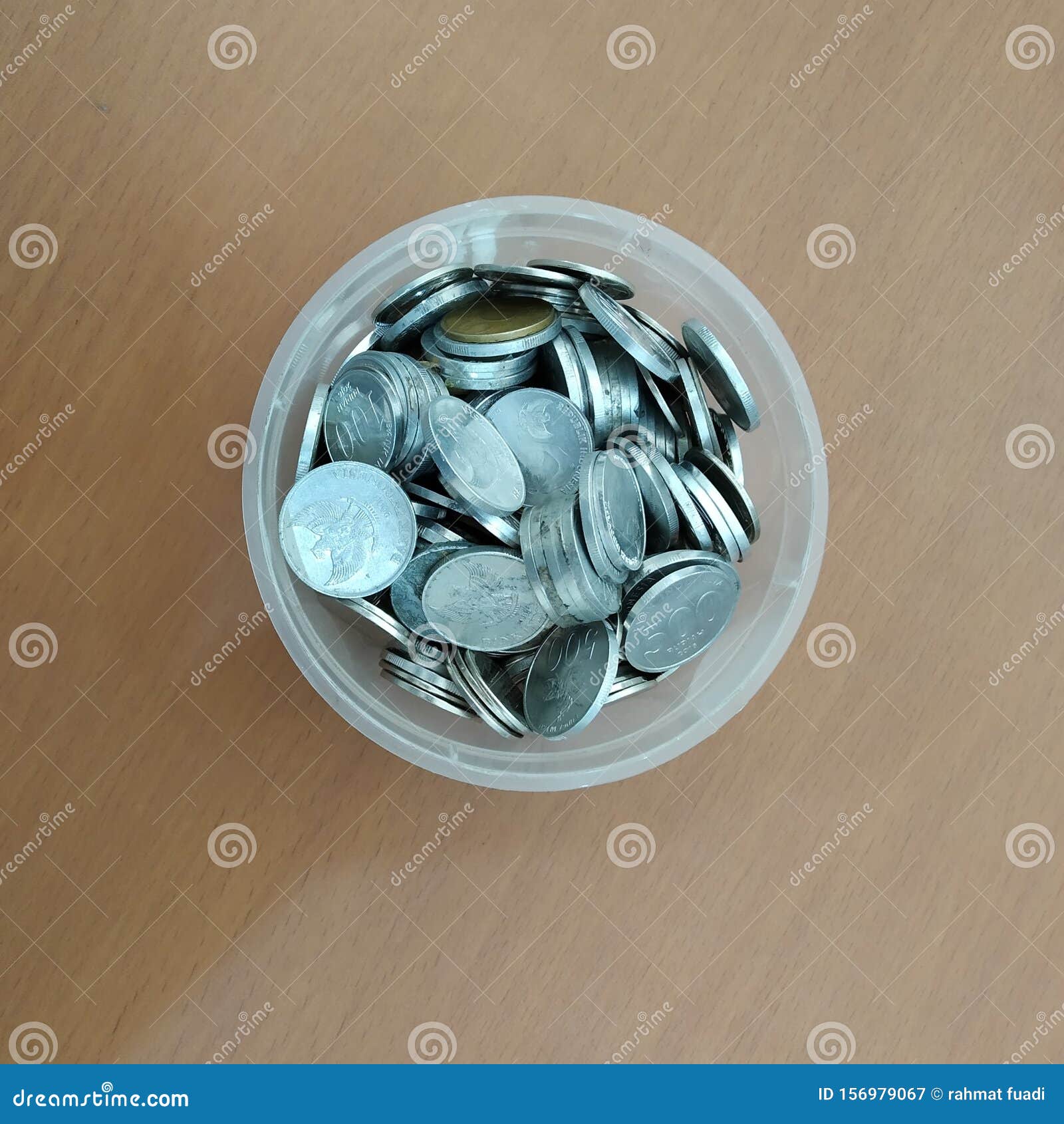 Coins Bowl Stock Photos - Download 1,270 Royalty Free Photos