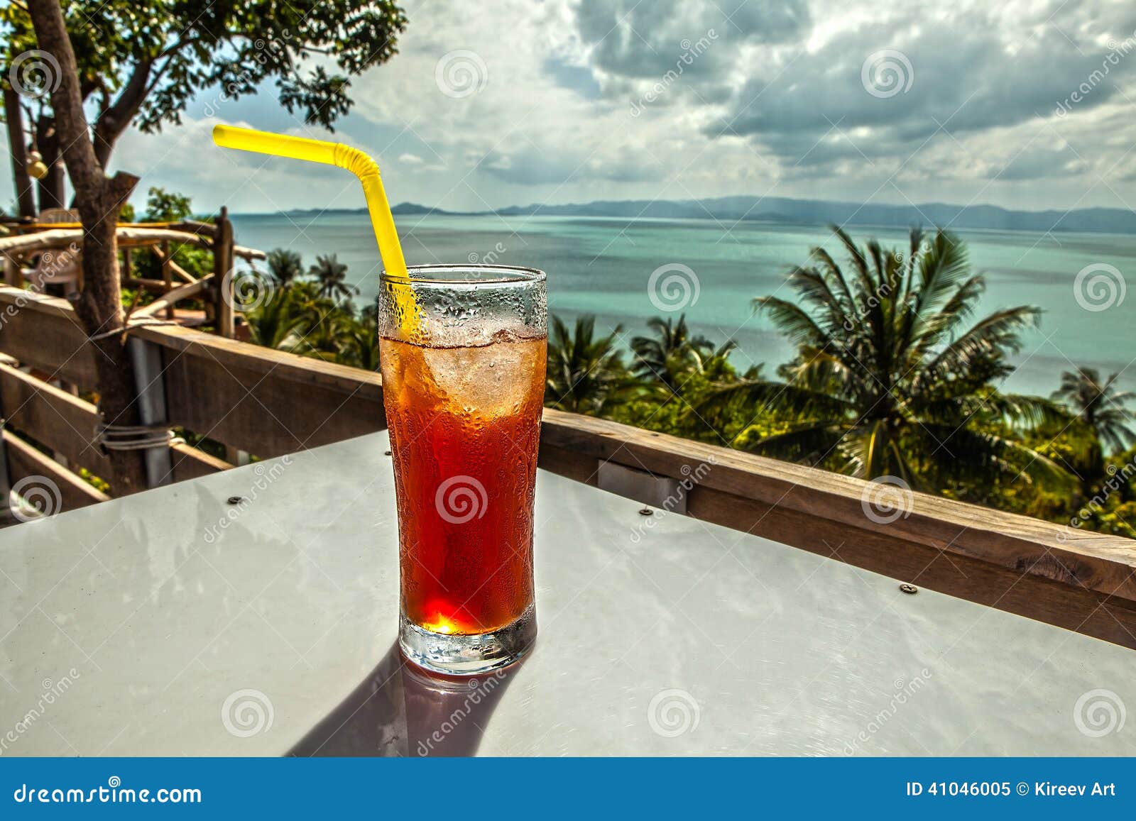 Coke glass on table. stock image. Image of bubble, cubes - 41046005