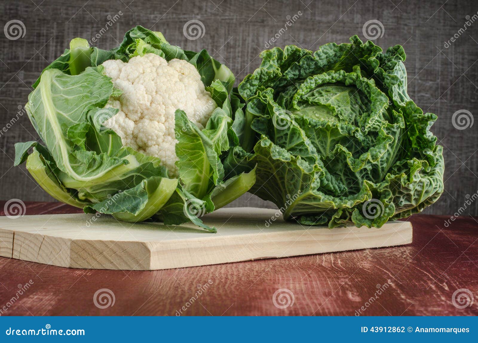 Col De La Coliflor Y De Col Rizada Foto de archivo - Imagen de surtido ...