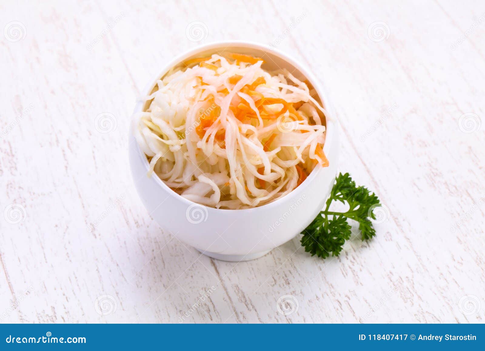 Col fermentada tradicional imagen de archivo. Imagen de chucrut - 118407417