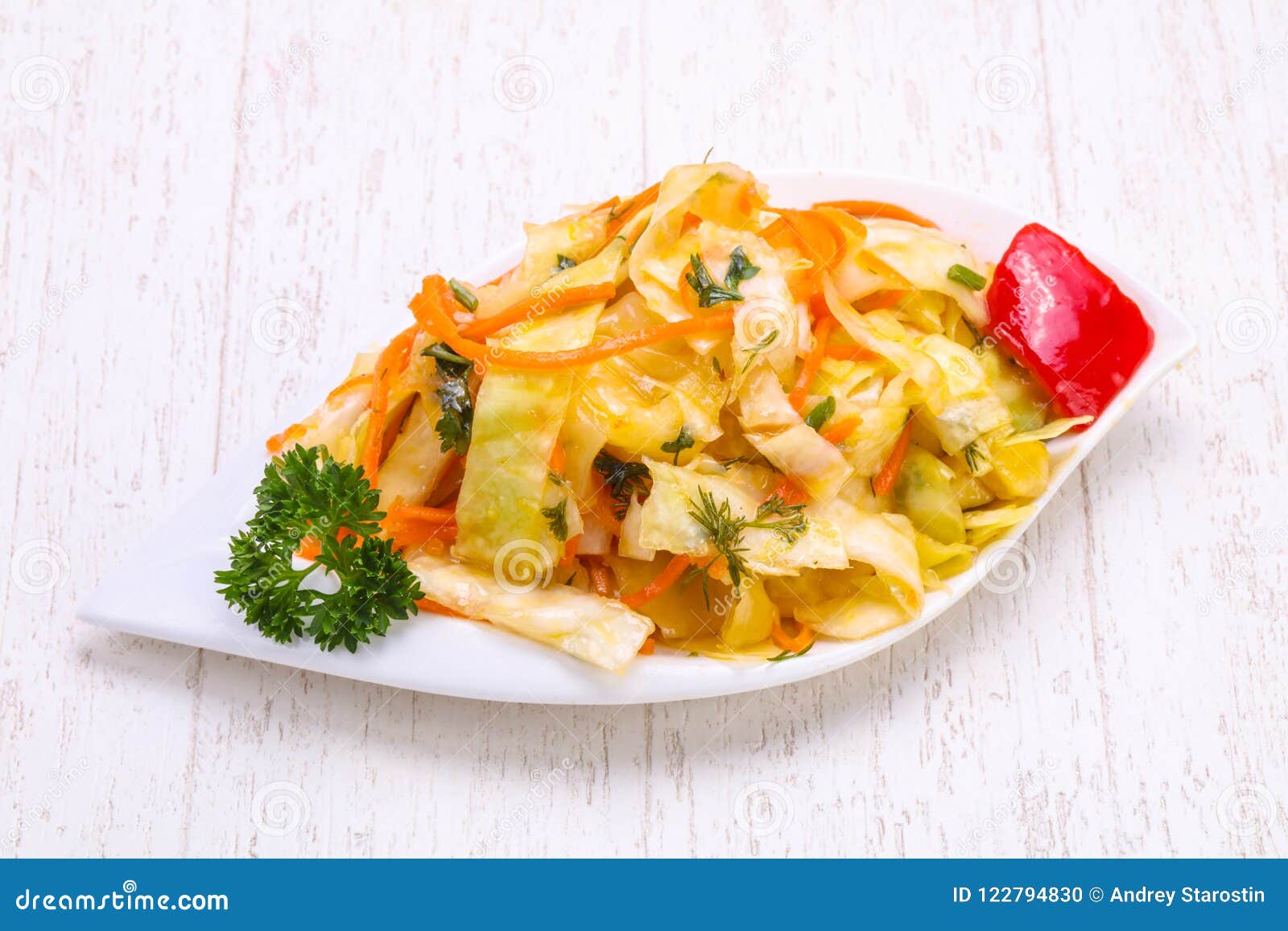 Col fermentada tradicional foto de archivo. Imagen de colada - 122794830