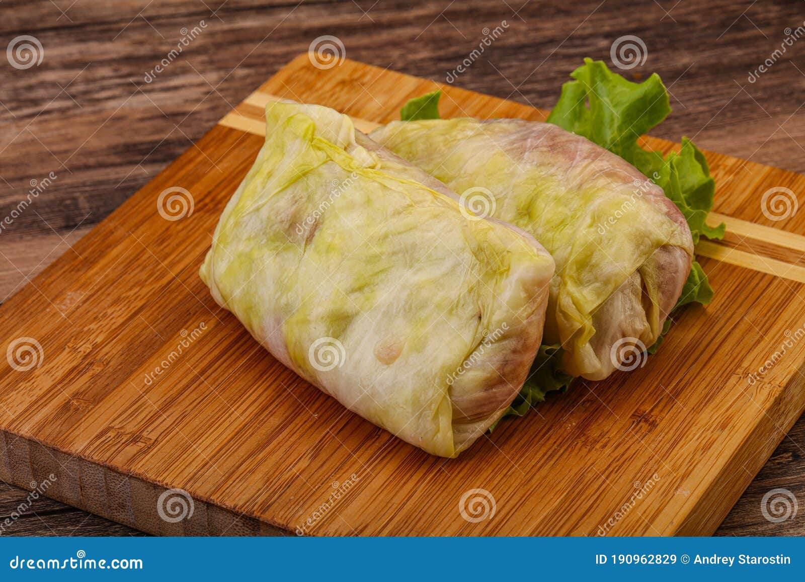 Col Rellena Cruda Casera Con Carne Imagen de archivo - Imagen de hoja ...