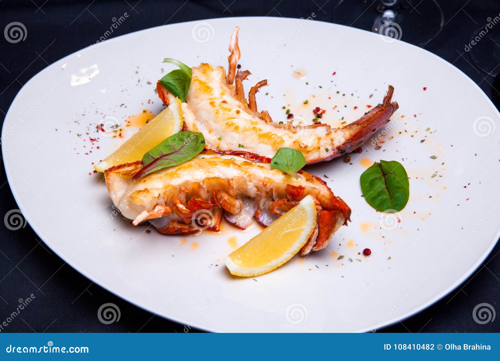 Cola De Langosta En Salsa De La Arce-trufa Foto de archivo - Imagen de ...