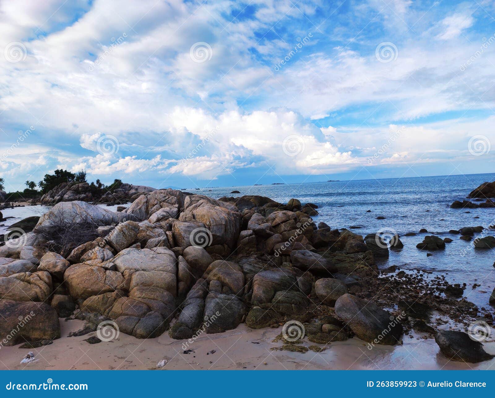 Sky and Ocean View at Parai Beach Stock Image - Image of shore, sand ...