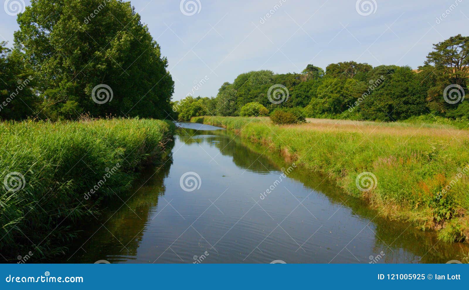 Colaton Raleigh Rivierotter Devon Stock Afbeelding - Image of kajakken ...