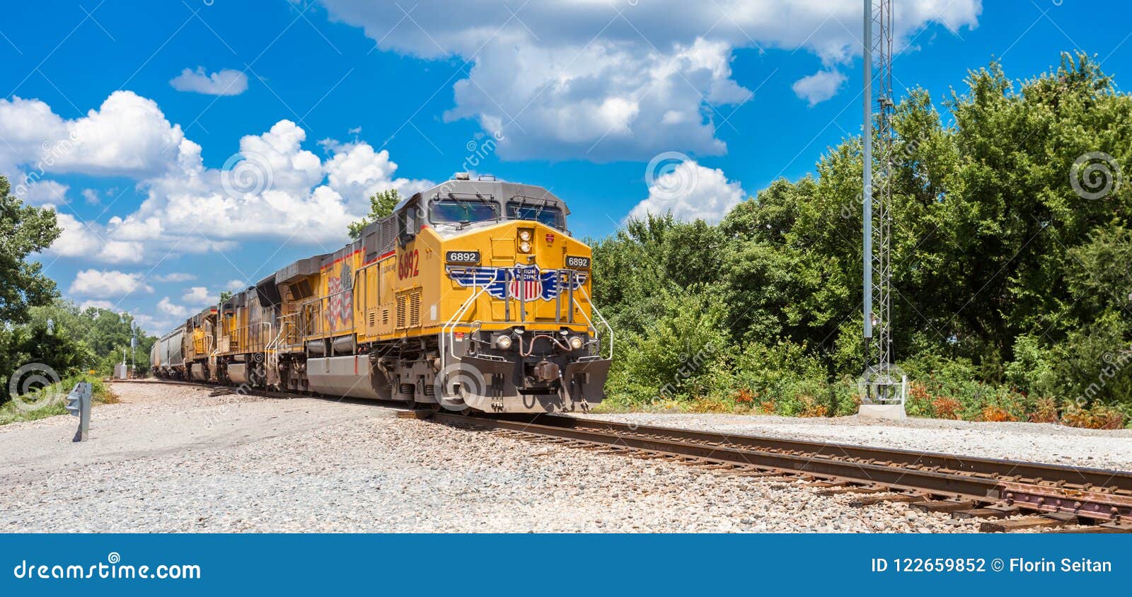 COLBERT, OKLAHOMA - JULY 8, 2018 - Union Pacific Freight Train a ...