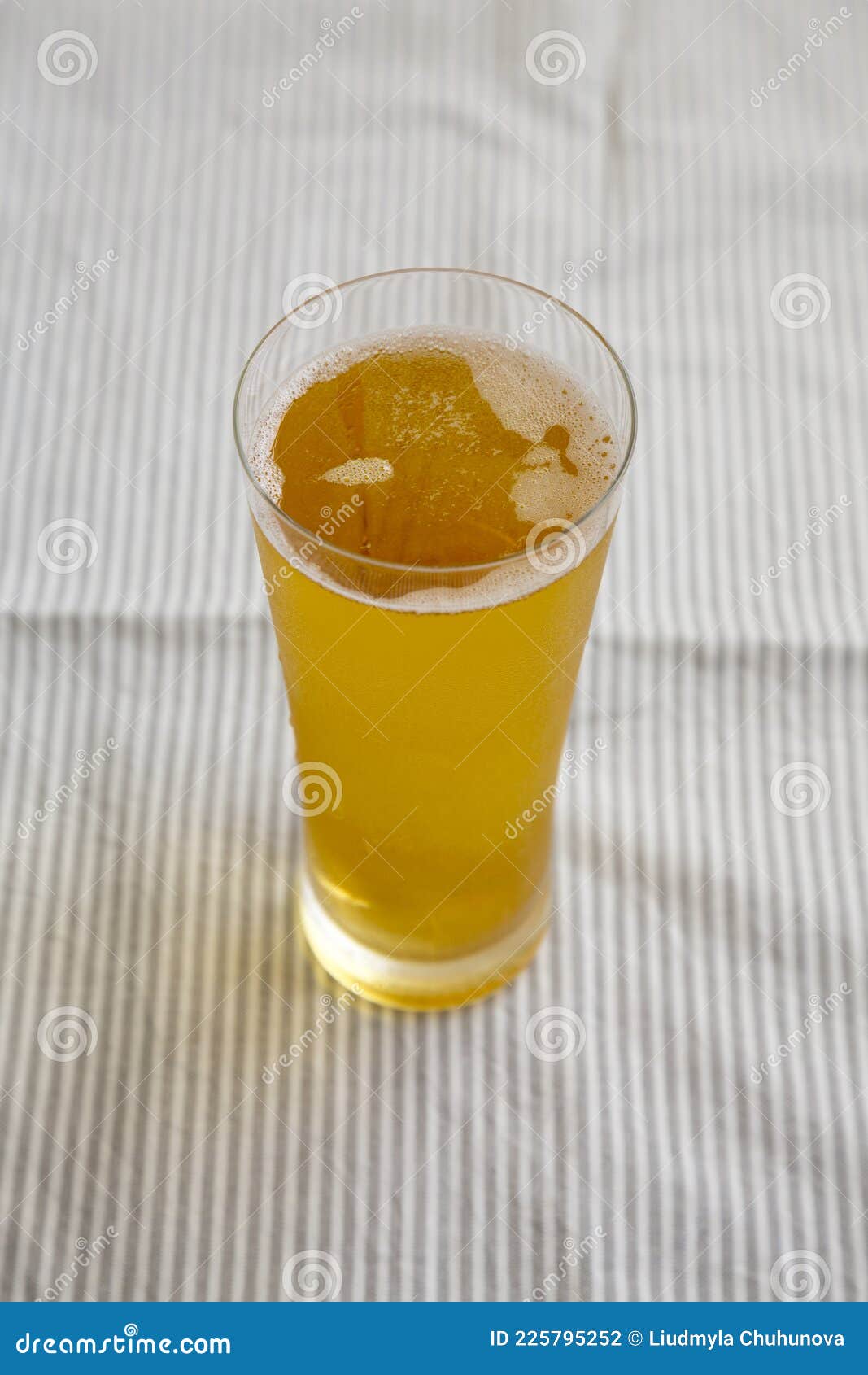 Cold Beer in a Glass, Side View Stock Photo - Image of bubbles, drink ...