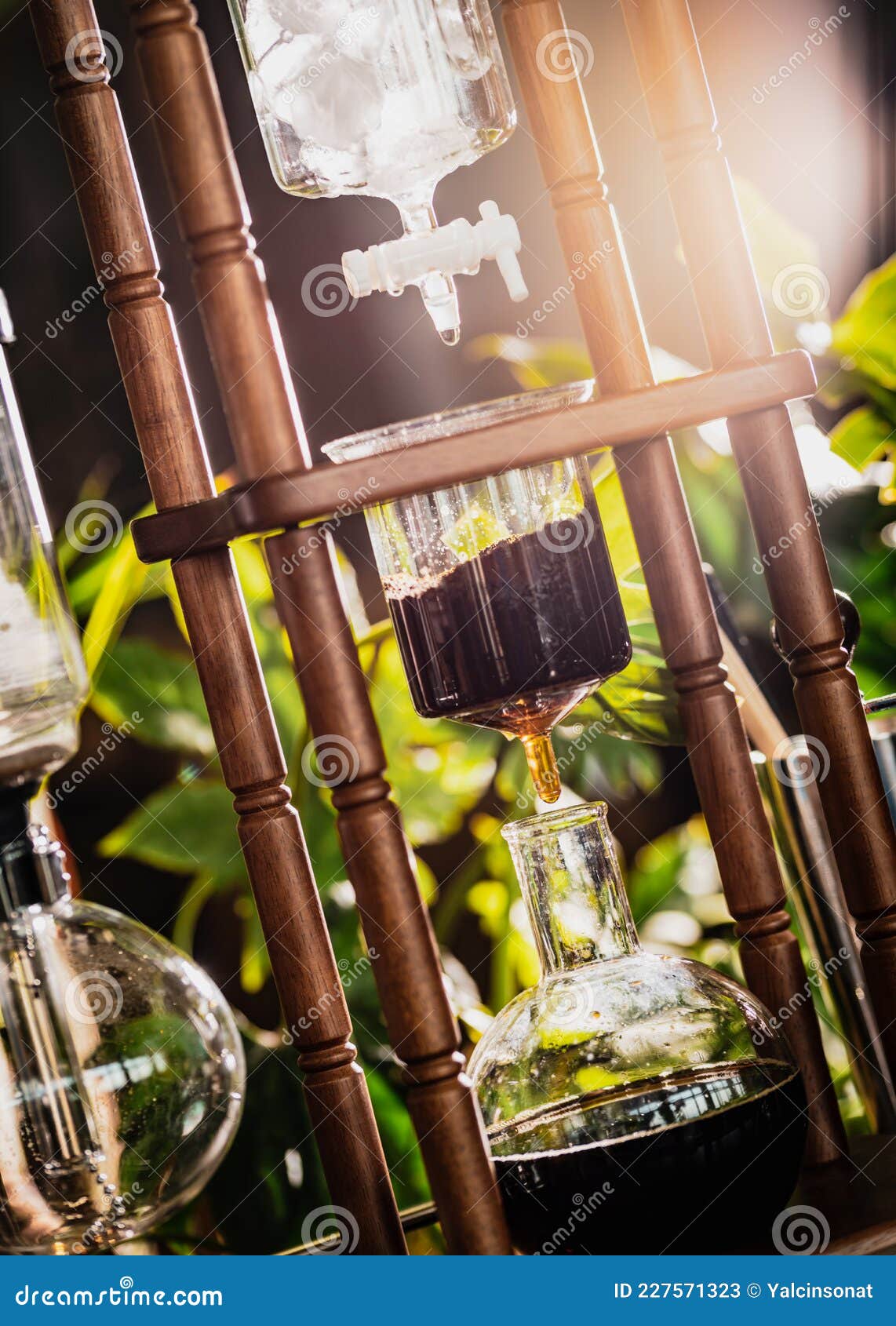 Cold Drip Coffee Tower With Soft-focus And Over Light In The Background ...