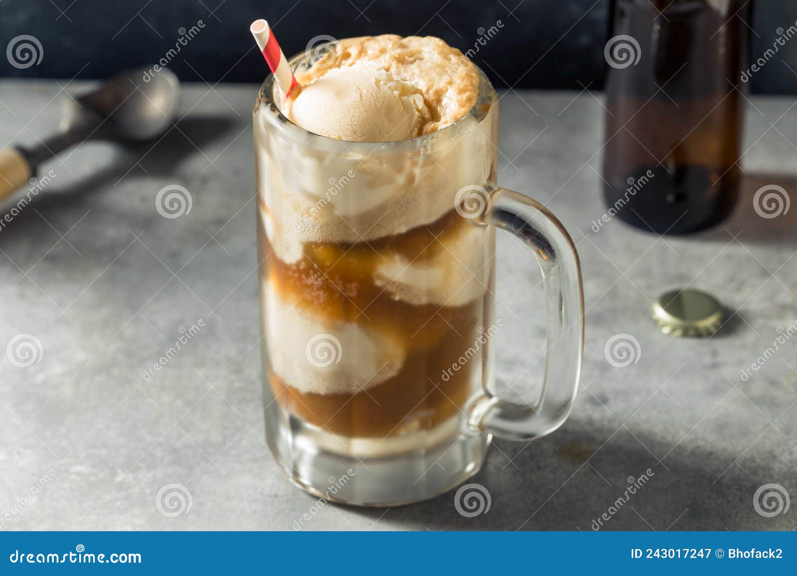 Cold Frozen Root Beer Float Stock Image - Image of carbonated ...