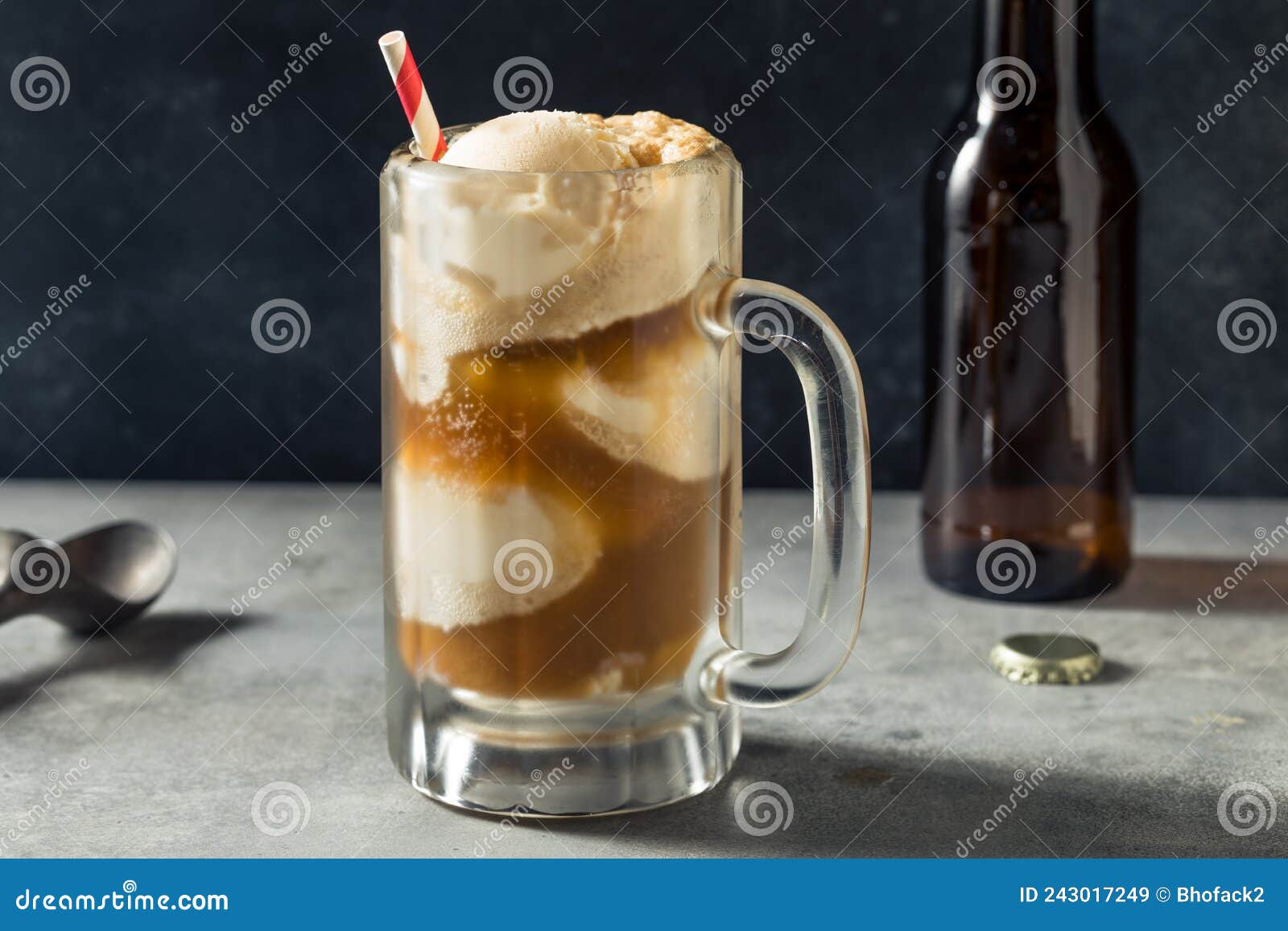 Cold Frozen Root Beer Float Stock Image - Image of frosty, float: 243017249