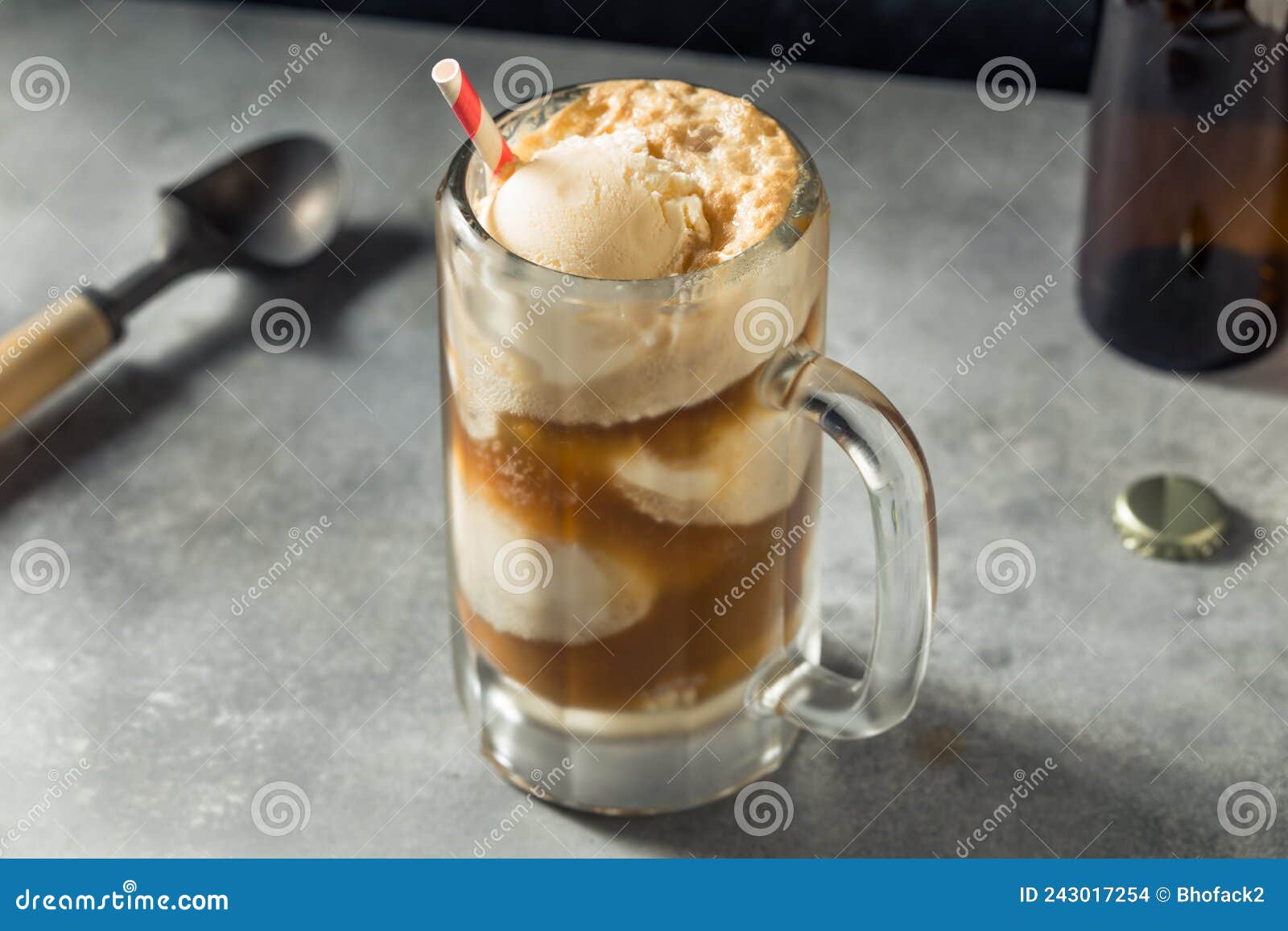 Cold Frozen Root Beer Float Stock Photo - Image of foam, refreshing ...