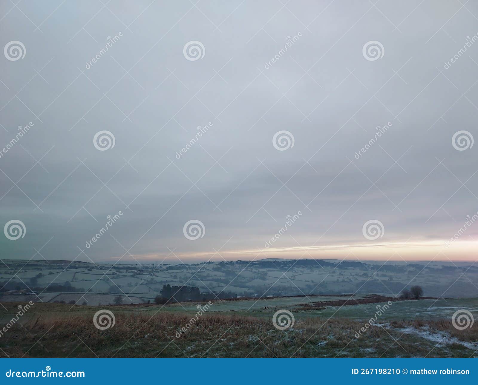 Cold Mornings on Baildon Moors -3° Frosty Snow Mornings Stock Photo ...