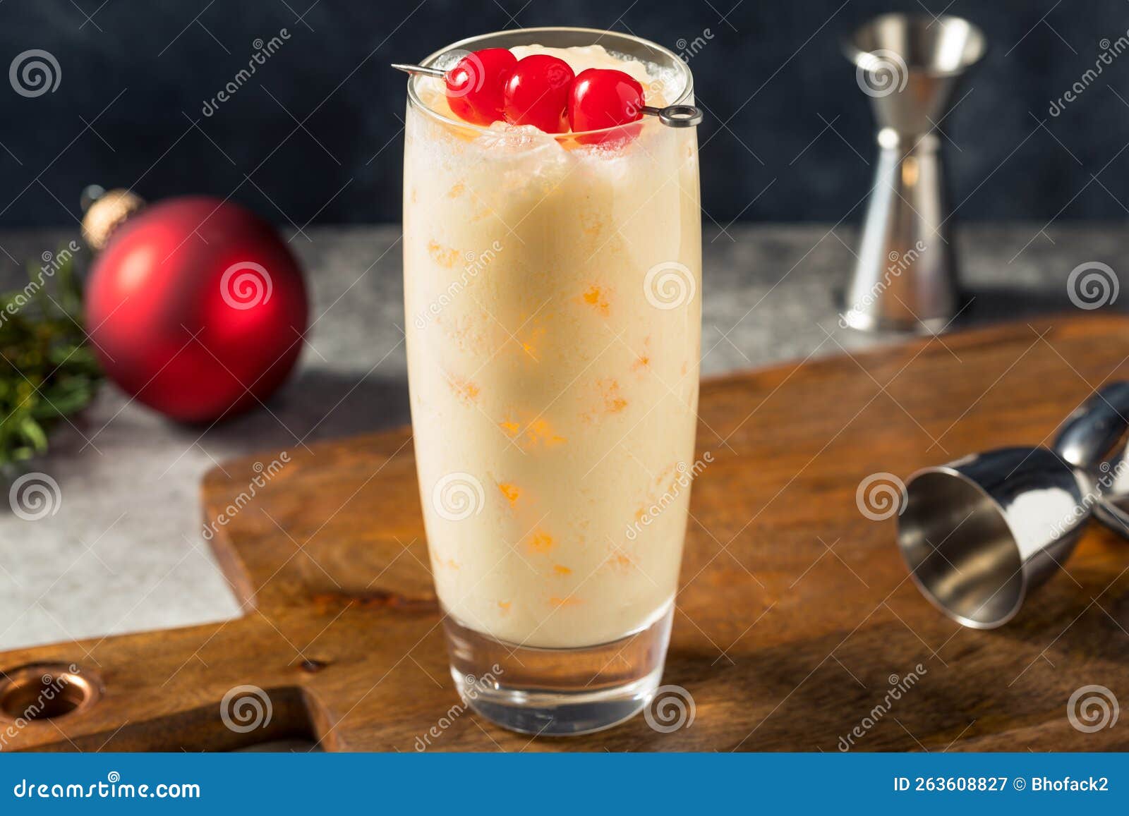 Cold Refreshing Advocaat Snowball Cocktail Stock Image - Image of ...