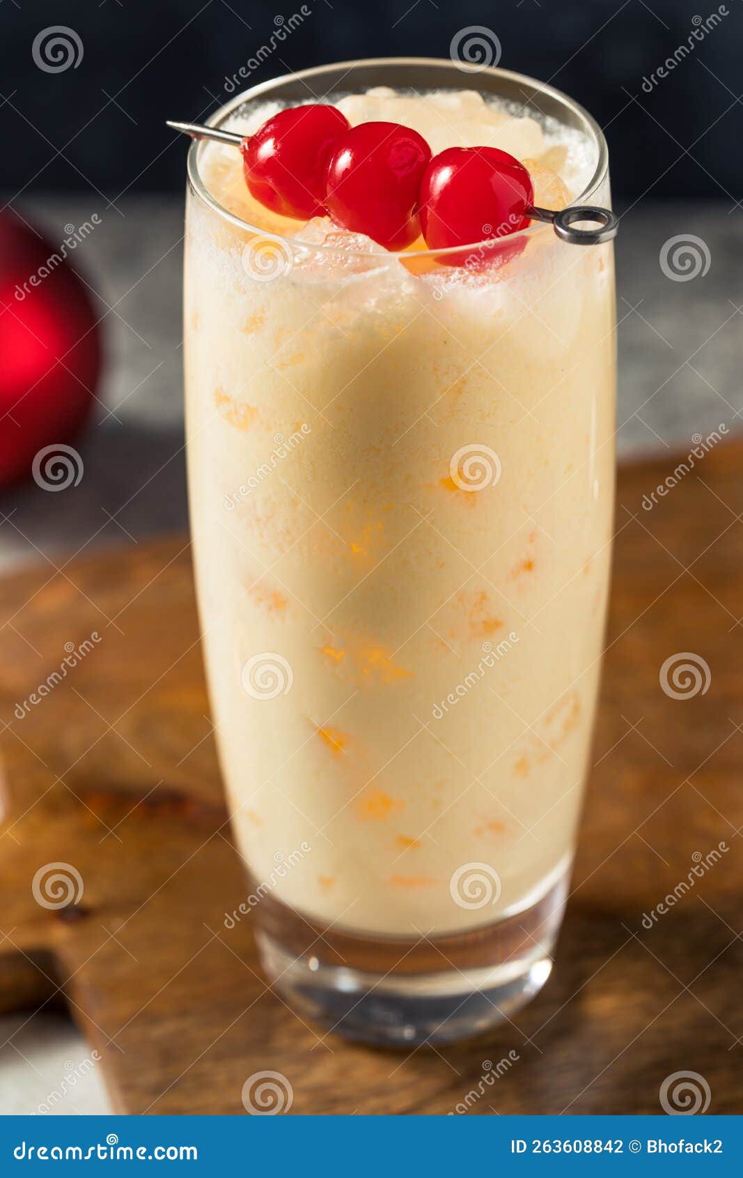 Cold Refreshing Advocaat Snowball Cocktail Stock Photo - Image of lemon ...