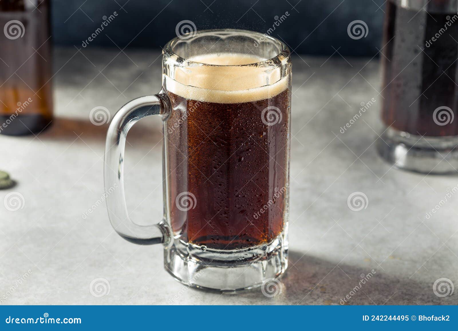 Cold Refreshing Root Beer Soda Stock Image - Image of froth, frosty ...