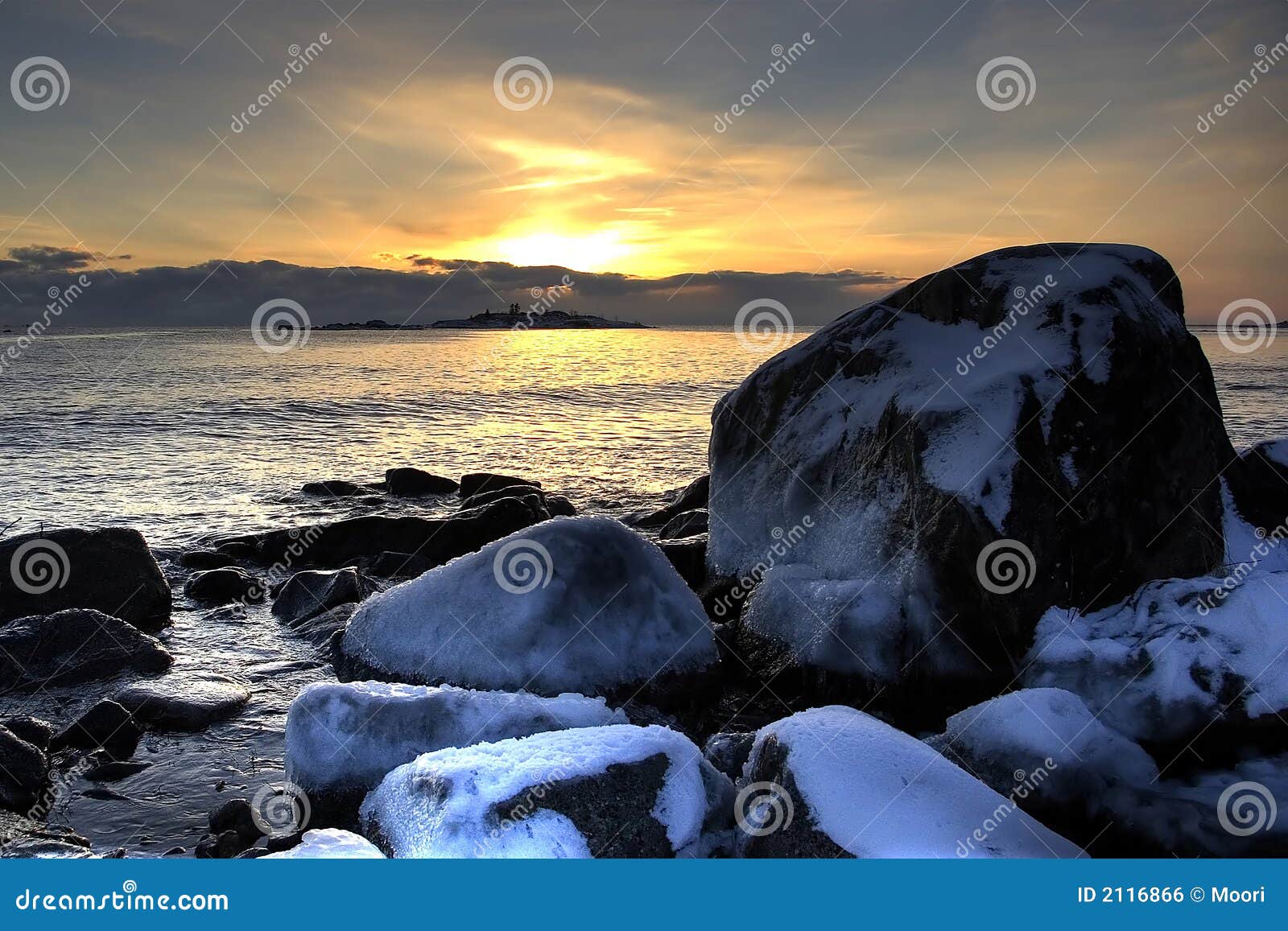 A cold sunset at the sea stock photo. Image of clear, snow - 2116866