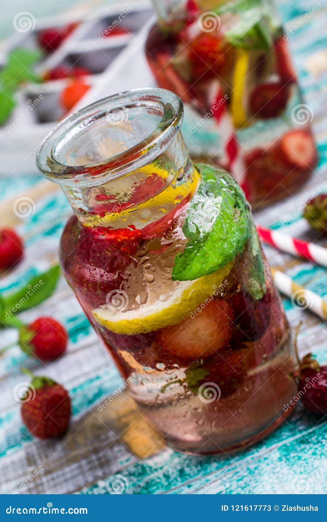 Cold transparent drink stock image. Image of close, mint - 121617773
