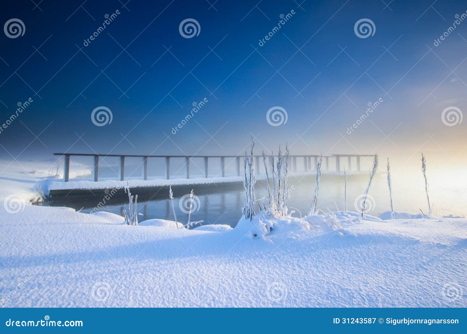 Cold winter day in Iceland stock image. Image of blue - 31243587