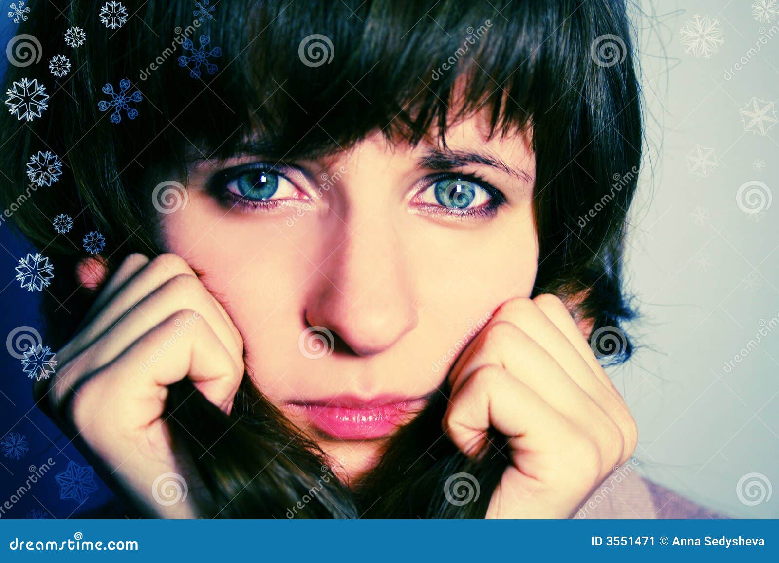 Cold woman in winter stock image. Image of loneliness - 3551471