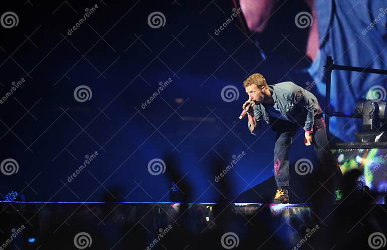 Coldplay editorial photo. Image of performer, frontman - 26656656