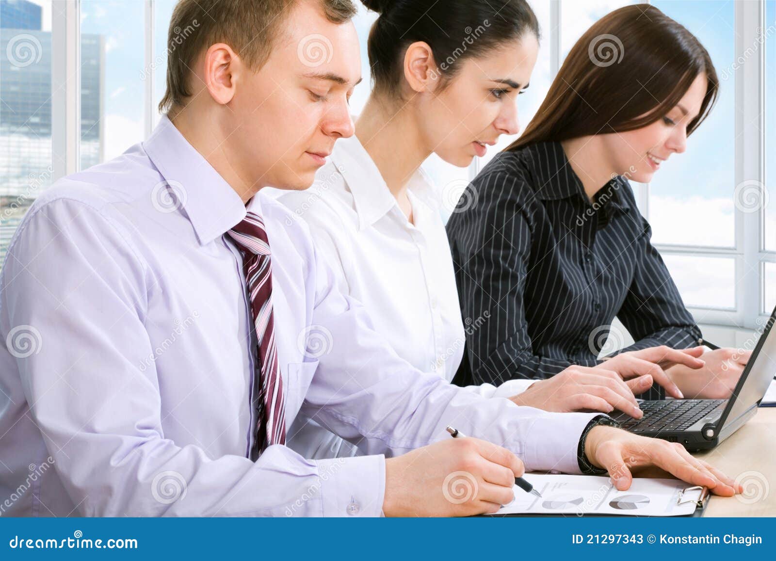 Colegas imagen de archivo. Imagen de cuaderno, joven - 21297343