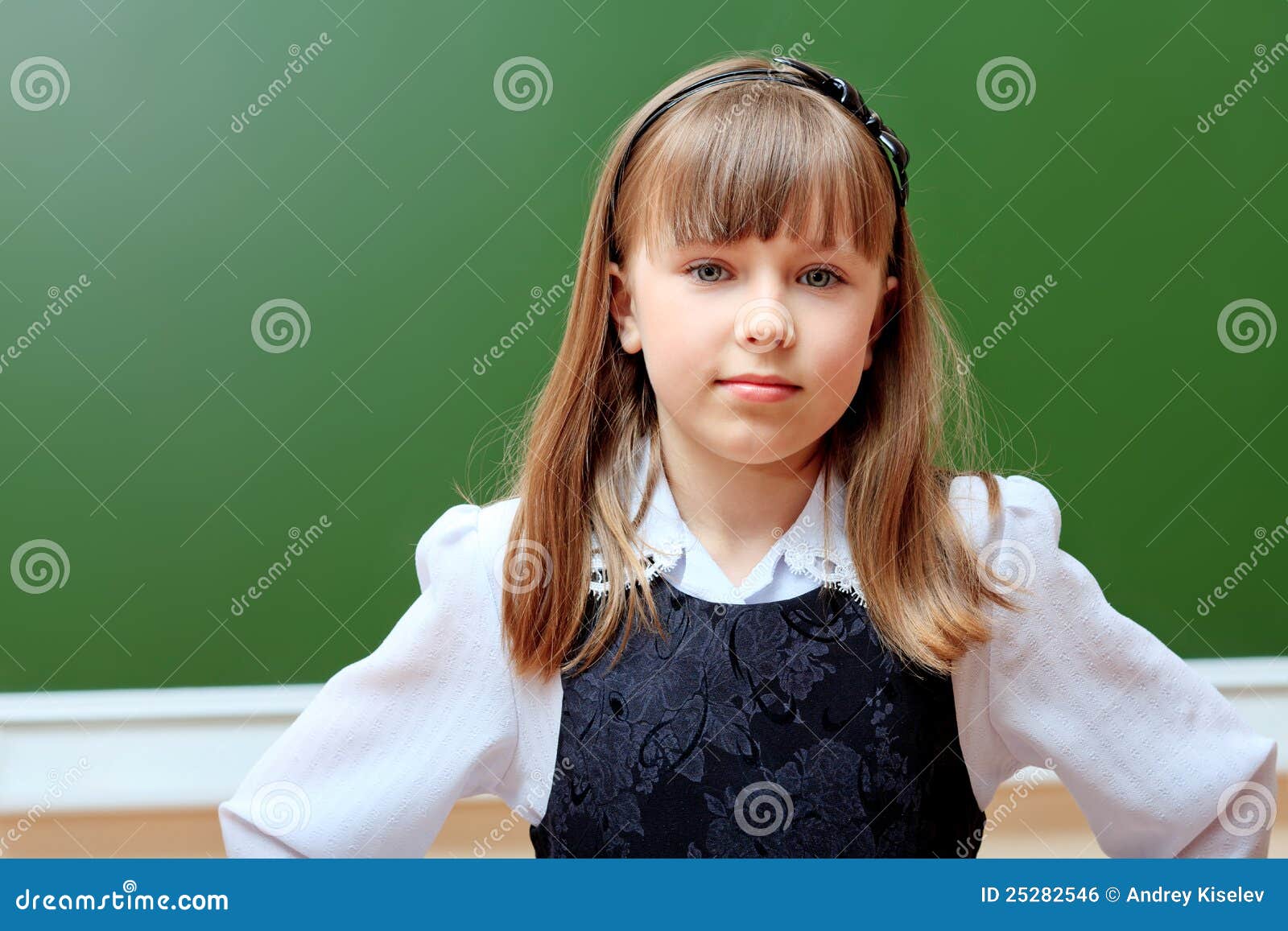 Colegiala foto de archivo. Imagen de hermoso, aula, estudiante - 25282546