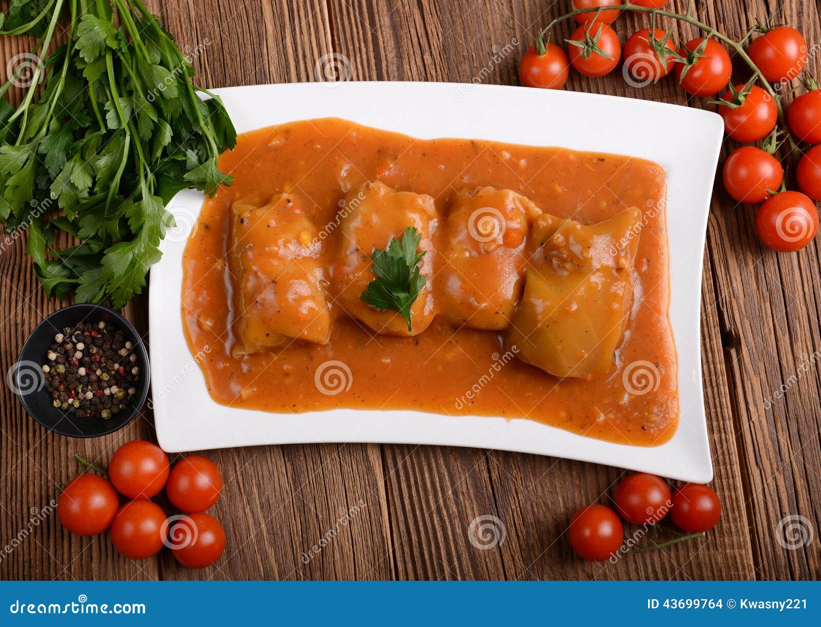 Coles rellenas de la carne foto de archivo. Imagen de verde - 43699764