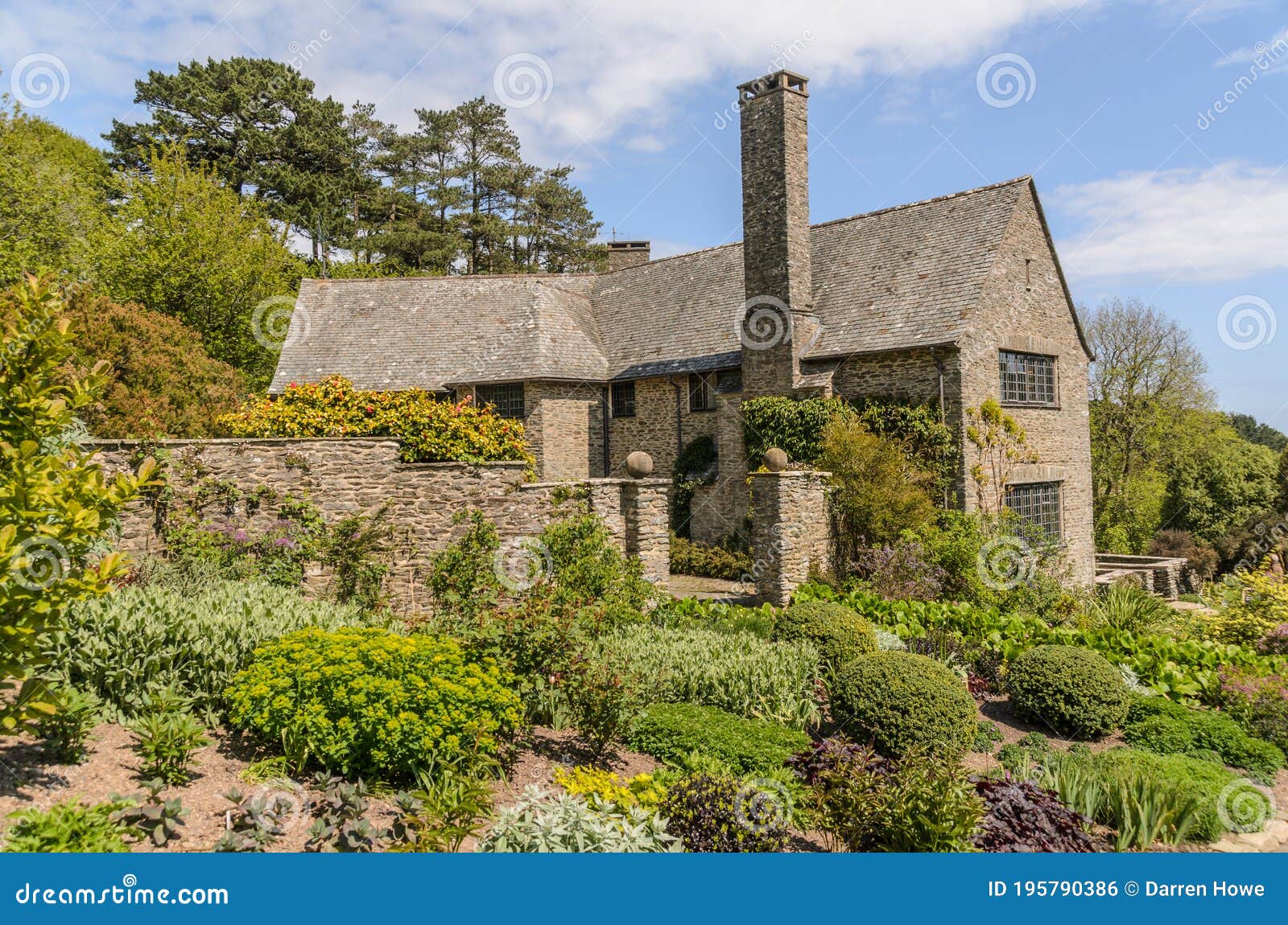 Coleton Fishacre House in Devon Stock Photo - Image of devon, wall ...