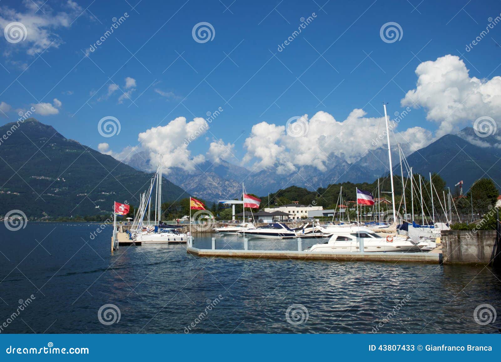 Colico, lago Como imagen de archivo. Imagen de europa - 43807433