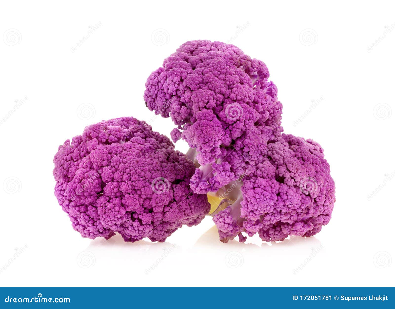 Coliflor Morada Sobre Blanco Imagen de archivo - Imagen de estudio ...