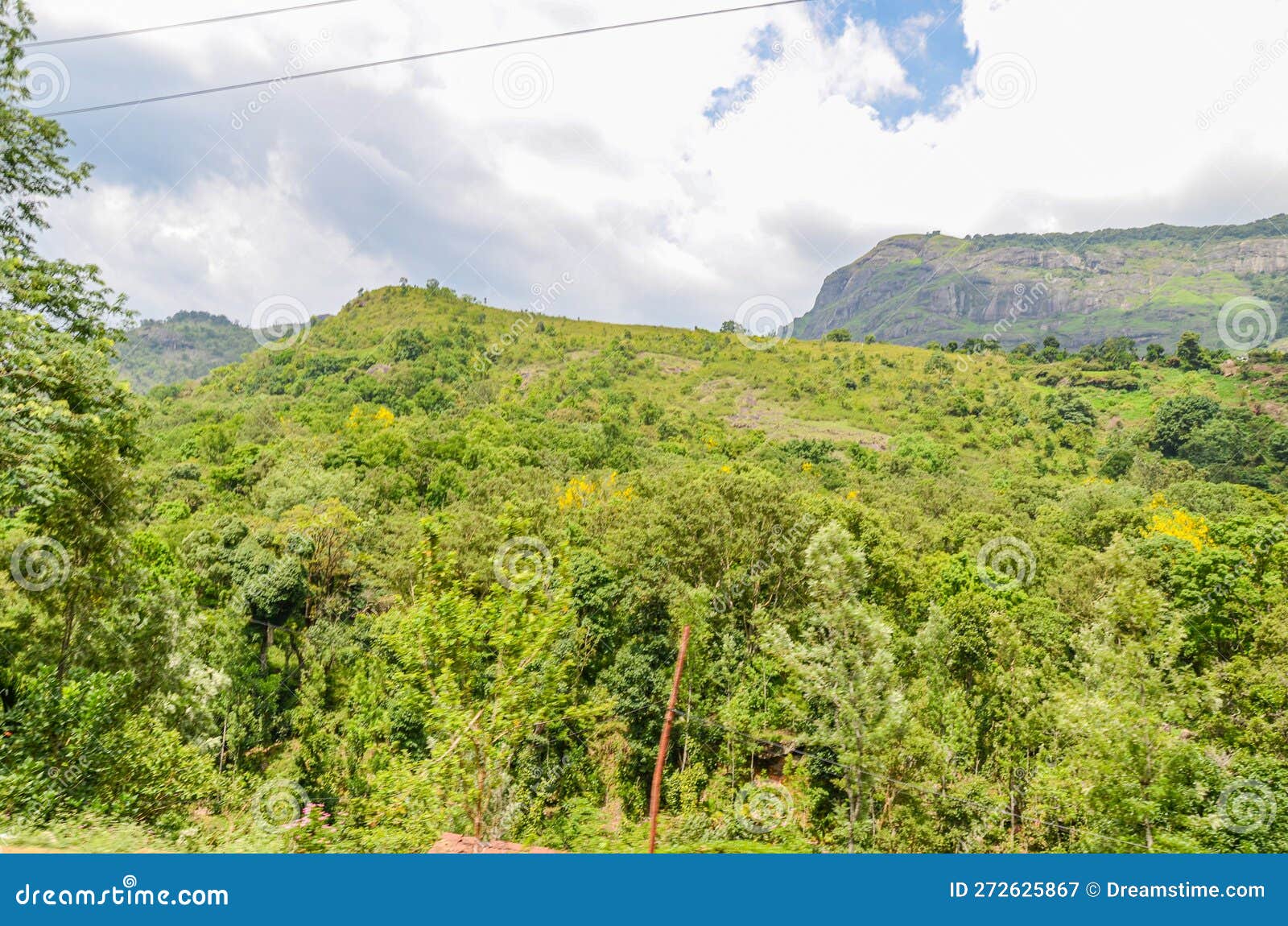 Colinas rochosas de munnar imagem de stock. Imagem de tranquilo - 272625867
