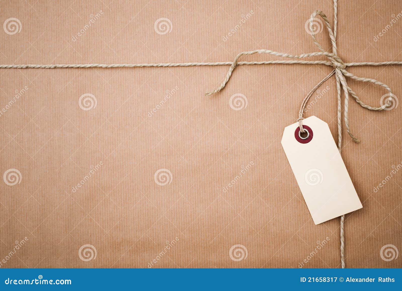 Colis de papier de Brown image stock. Image du fond, emballage - 21658317