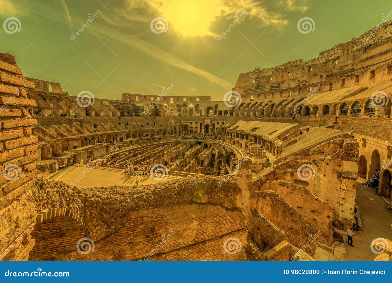 Coliseu Da Arena No Tempo Da Noite Imagem Editorial - Imagem de ...