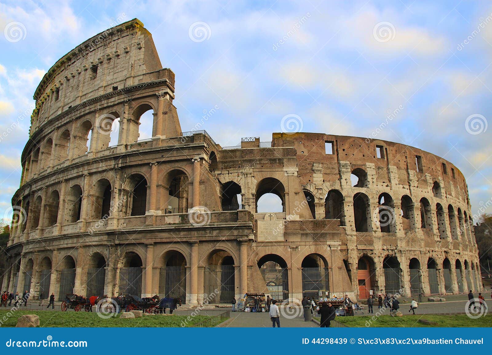 Coliseum in Roma, Italy editorial stock image. Image of apartment ...