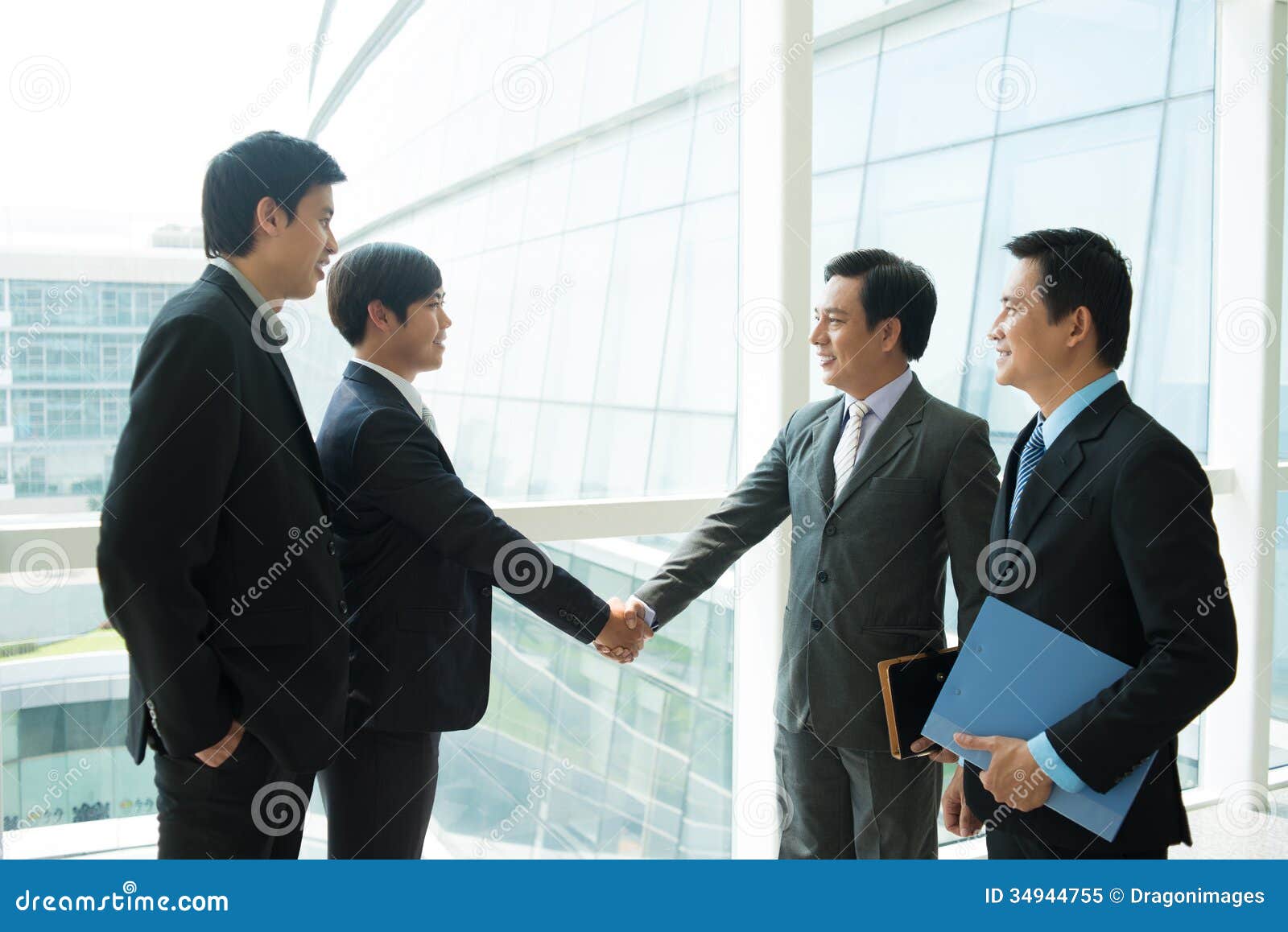 Collaboration image stock. Image du interaction, businessman - 34944755