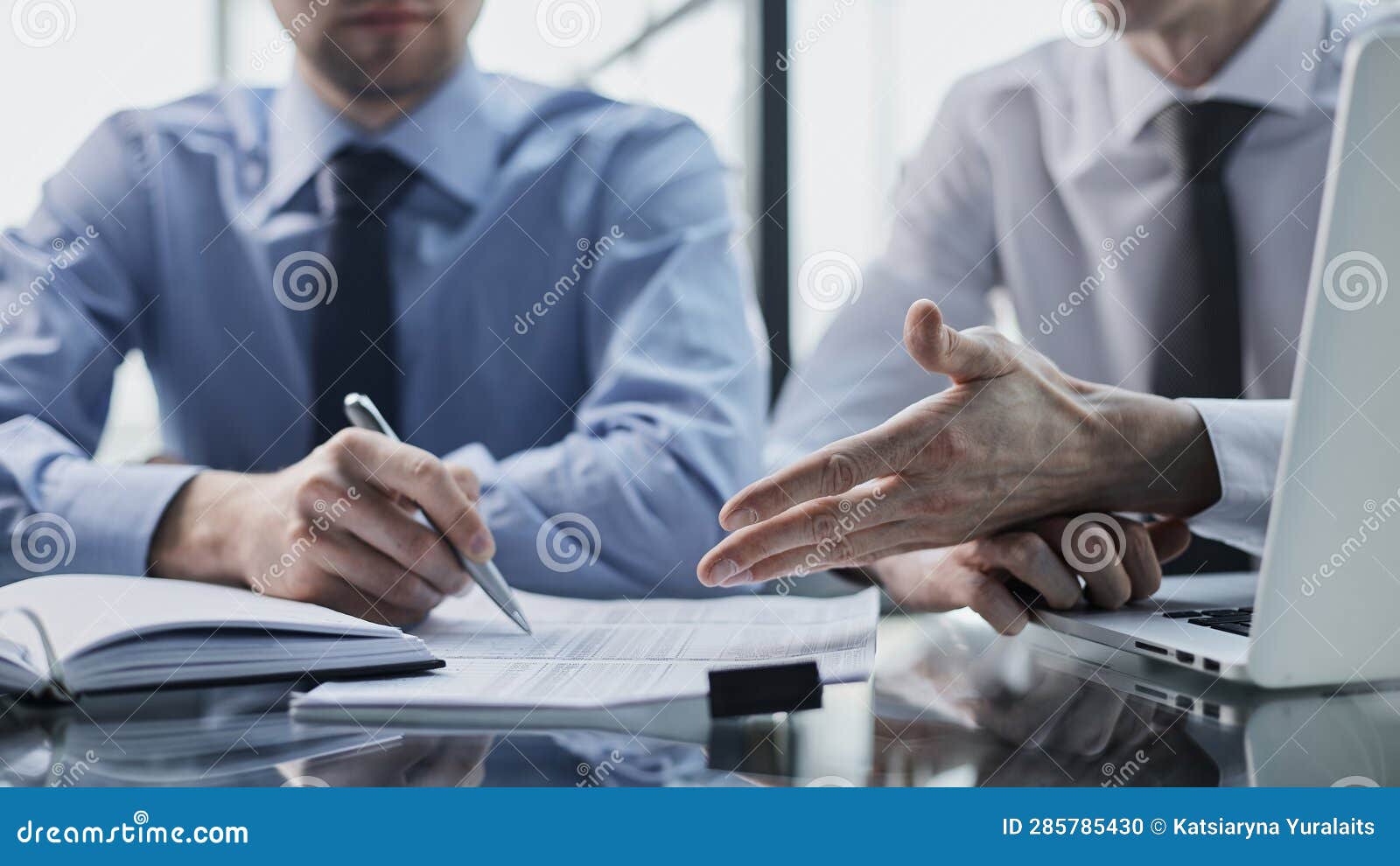 Collaboration, Financial Advisor and Memos, Legal Advice or Work Stock ...