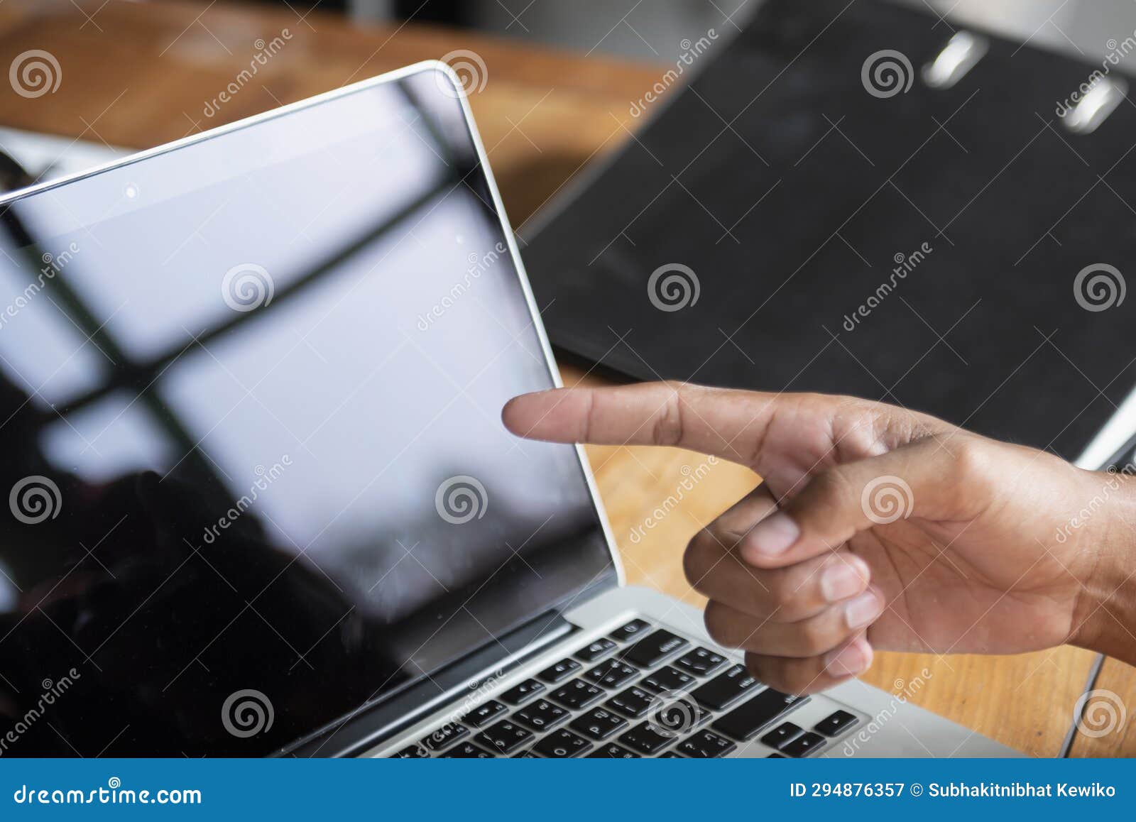 Collaborative Process of Engineering Team during Brainstorming Meeting ...