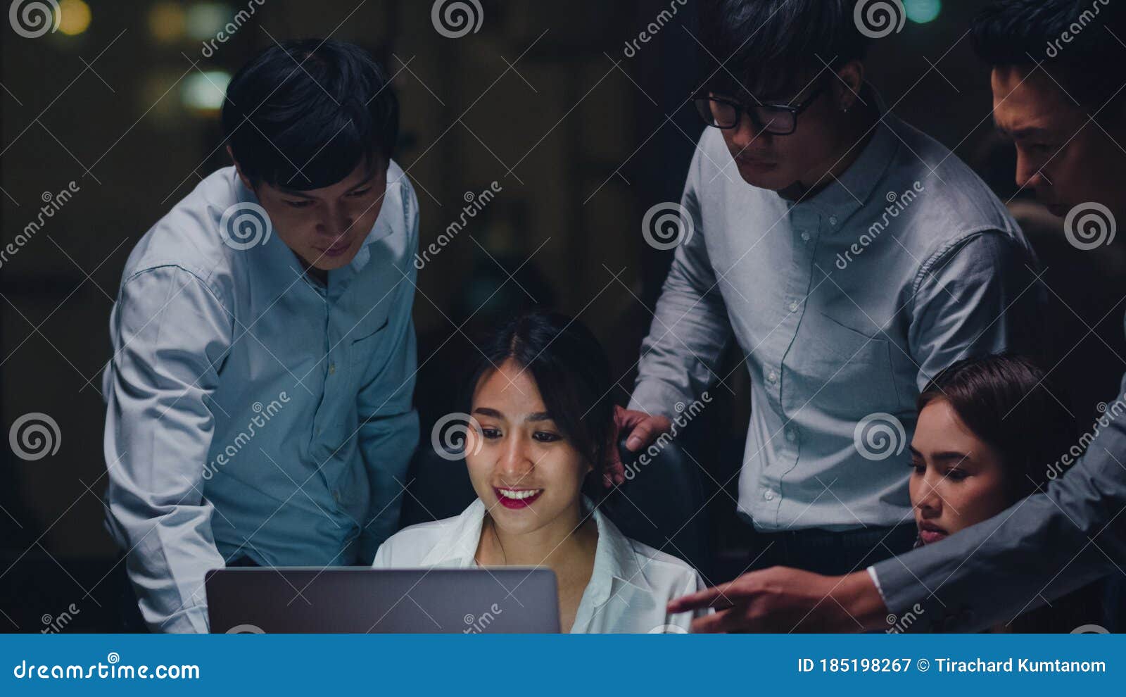 Collaborative Process of Multicultural Businesspeople Using Laptop Presentation and ...