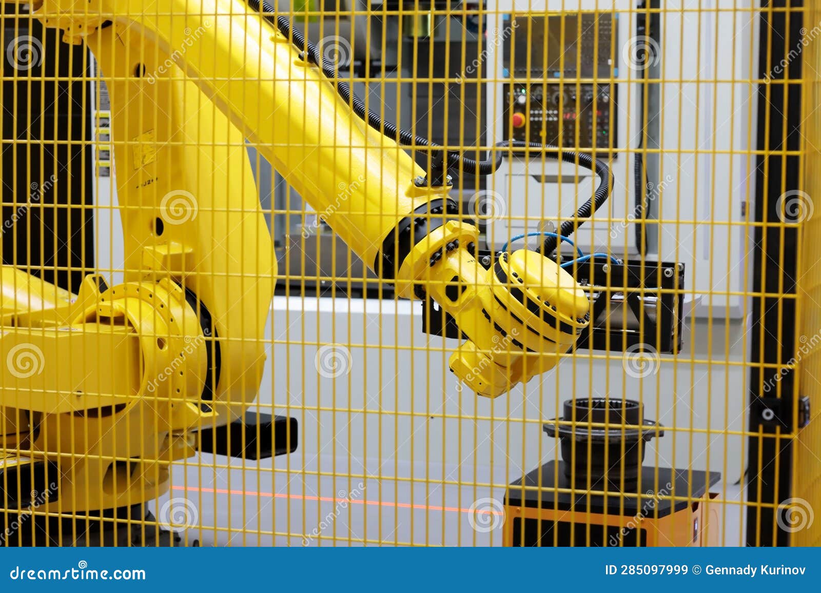 Collaborative Robot and CNC Machine in Work Cell Stock Image - Image of ...