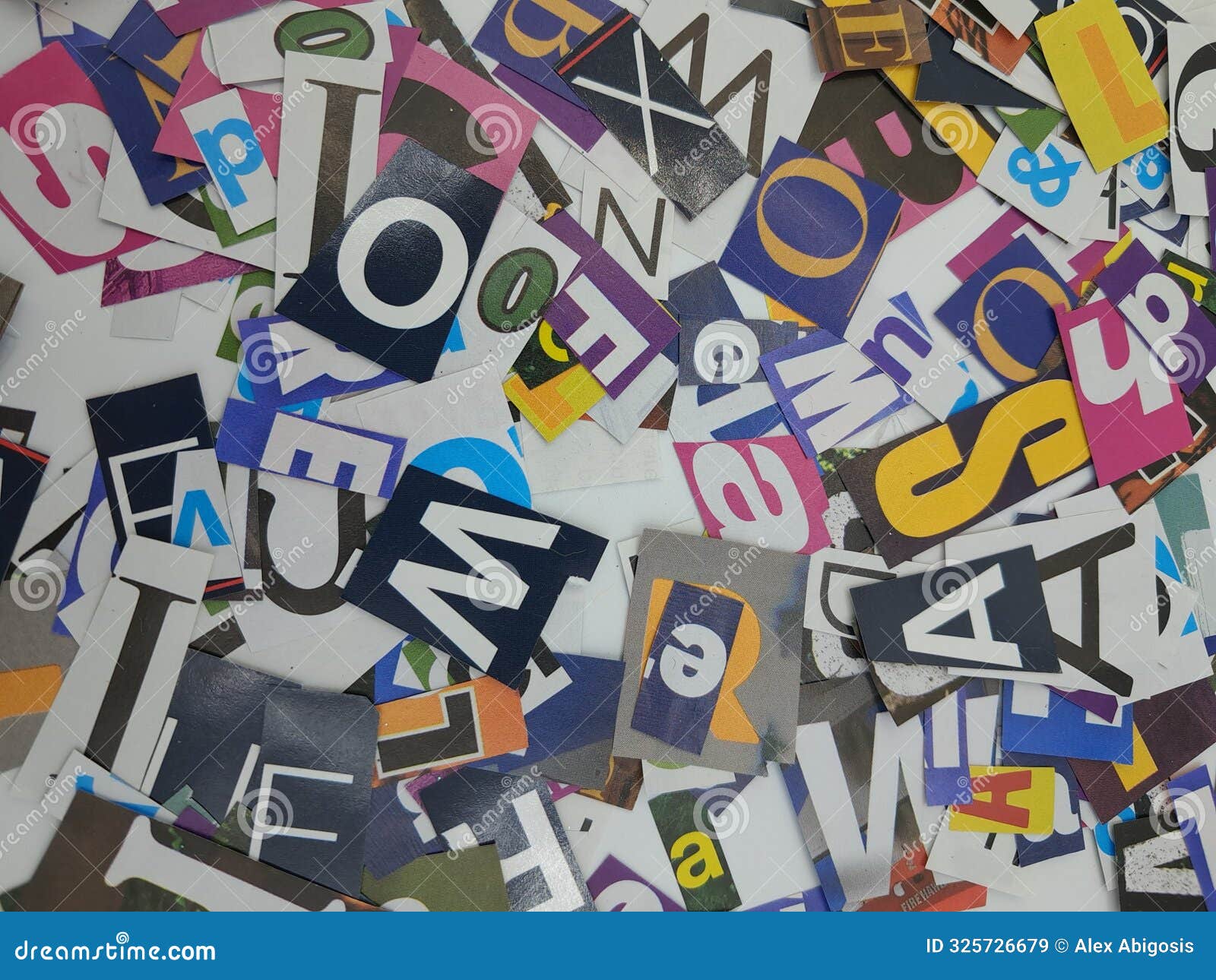 Collage De Letras De Papel De Desecho Imagen de archivo - Imagen de ...