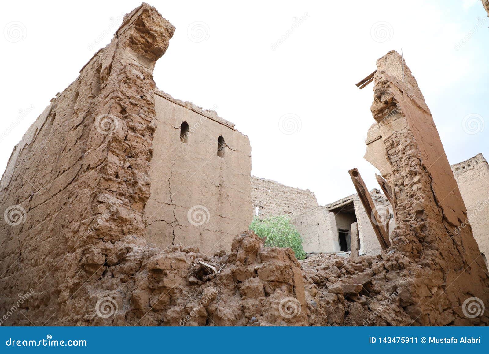 The Collapse of the Facade of a Mud House in Oman Stock Image - Image ...