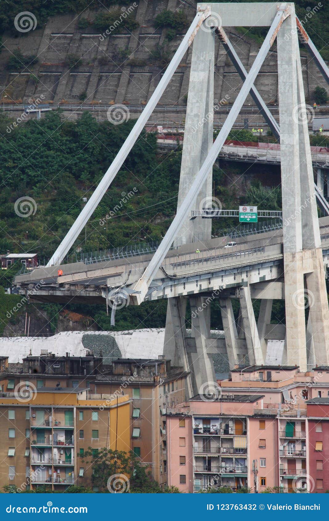 The Collapse of the Morandi Bridge in Genoa Editorial Photography ...